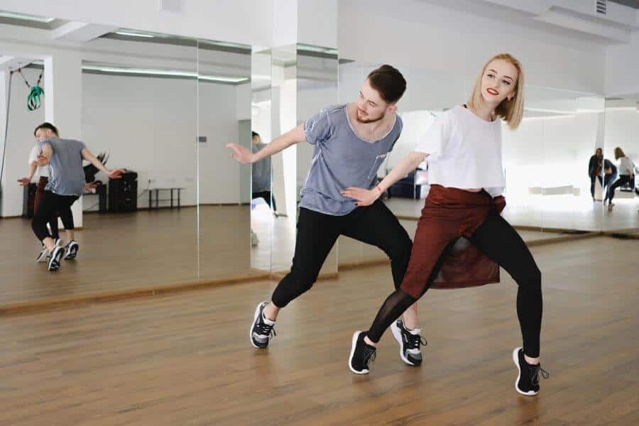 A Beginner’s Guide to Making a Viral TikTok Dance Video – Big Creative ...
